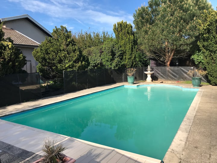 Villa De 130m² Avec Grande Piscine & Jardin Arboré - Condrieu