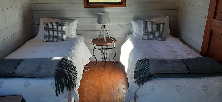 Snowball Manor Cottage - Brightwater
