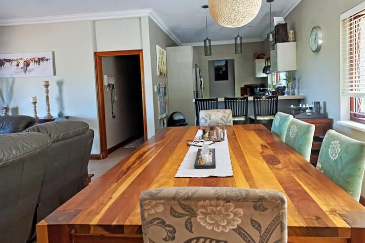 A 3 Bedroom Family Home . - Umhlanga