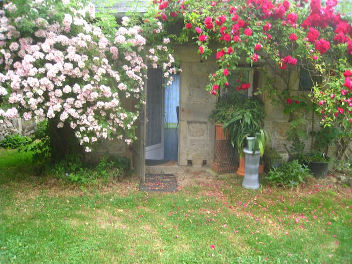 "Gite De La Poterie" -Petite Maison En Pierre. - Puy-de-Dôme