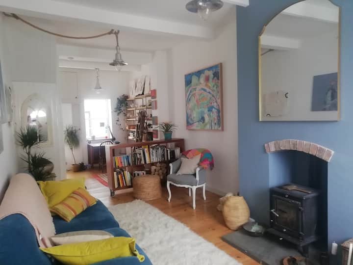 Artist's Cottage Near Brighton - Steyning