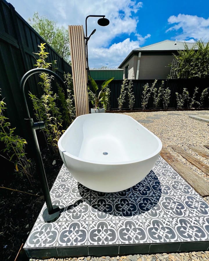 The Pipi Tree - Fully Renovated Luxury Home - Broulee