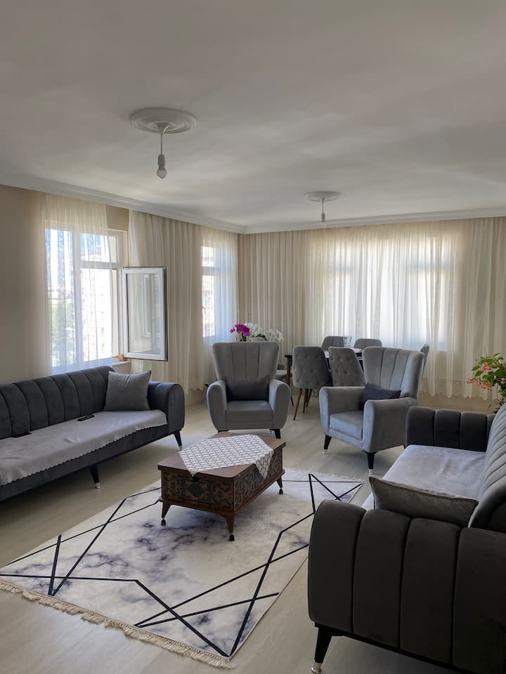Denize Yakın Geniş Daire - Antalya