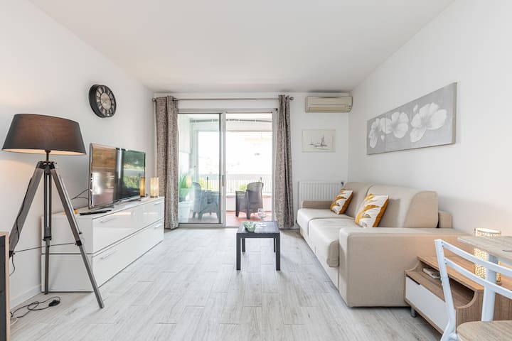 Beau Studio Avec Terrasse Ensoleillée - Proche Mer - Cagnes-sur-Mer