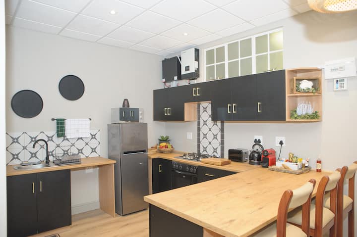 Royal Pearl, Insta-worthy Apt - Paarl