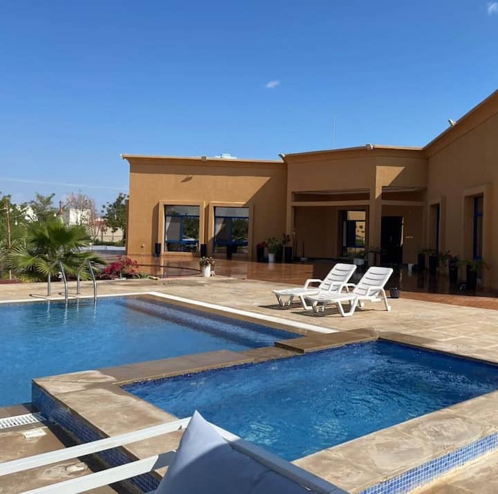 Amazing Stay In Rak, Pool - Ras al-Khaimah