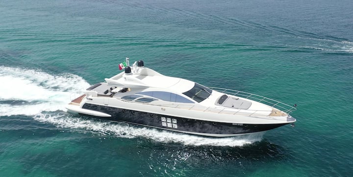 Exclusive Yacht - Azimut 86s - Olbia