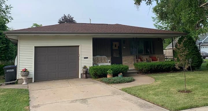 Oshkosh House Rental - Near Airport - Oshkosh, WI
