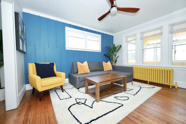 The Standish 1 | Stylish | King Beds | Clean - West Hartford, CT