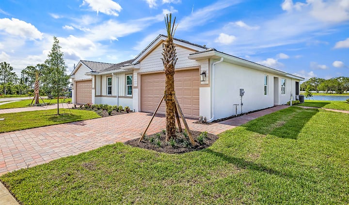 Lagoon View At Palencia - Venice, FL