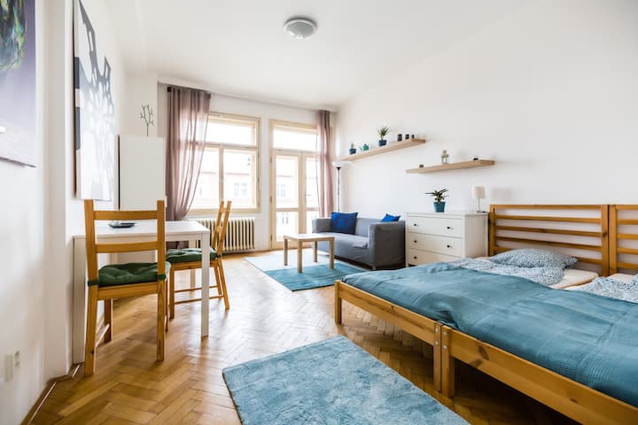 Cozy Apartment In Lively Area! - Prague