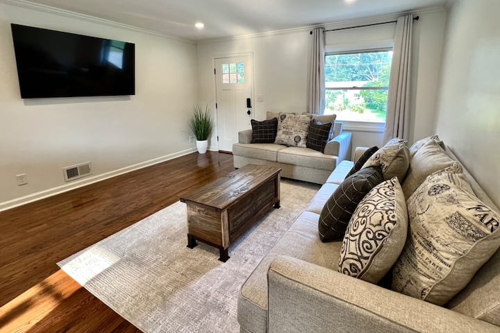 Newly Renovated Home W/ Luxury Mattresses - Marietta, GA