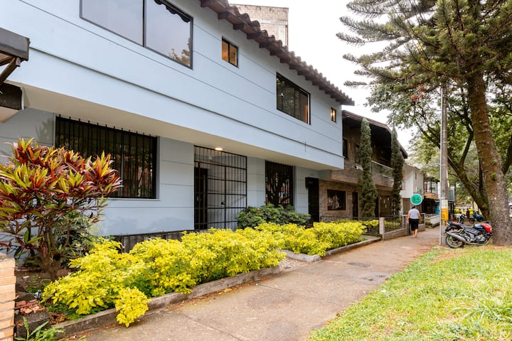 L3  9br Laureles House | Rooftop | 2 Jacuzzis | Ac - Medellín
