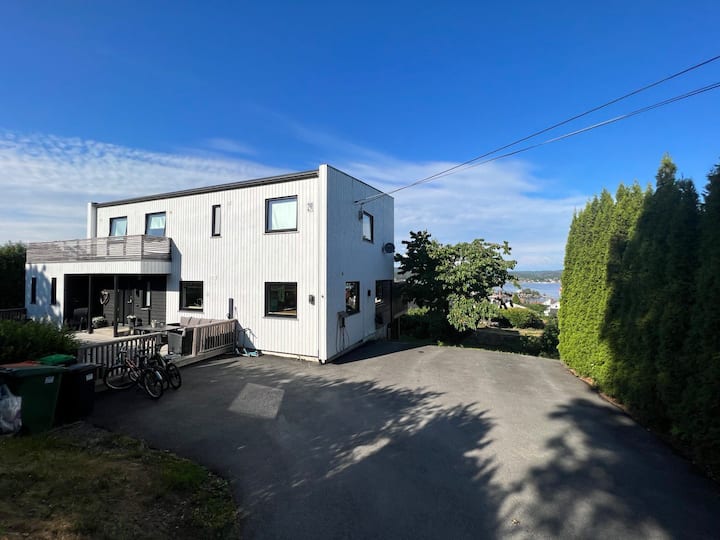 Enebolig Med Flott Beliggenhet! Langtidsleie! - Stathelle