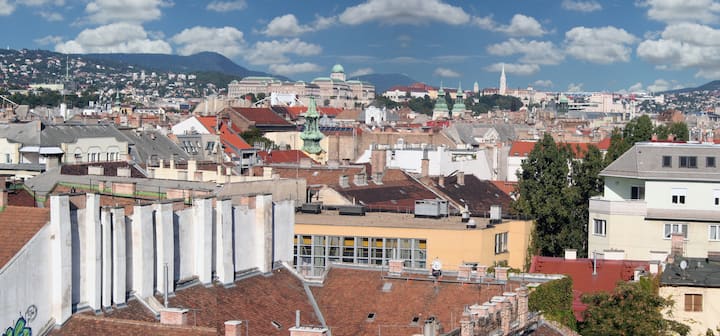 Calvin Peak (Direct Airport) - Budapest