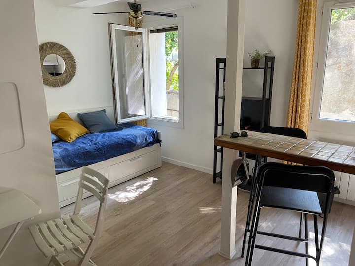 Studio Très Calme Au Cœur Du Quartier Des Artistes - Plages de Marseille Prado
