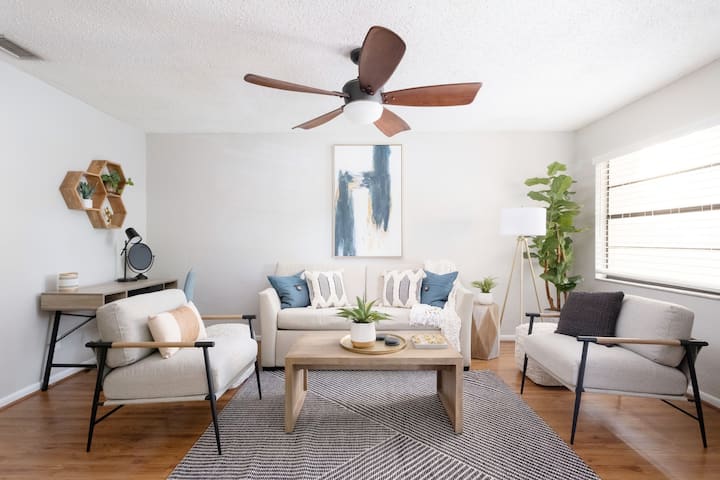 Quiet, Updated 2 Bed / 2 Bath Condo - Gainesville, FL