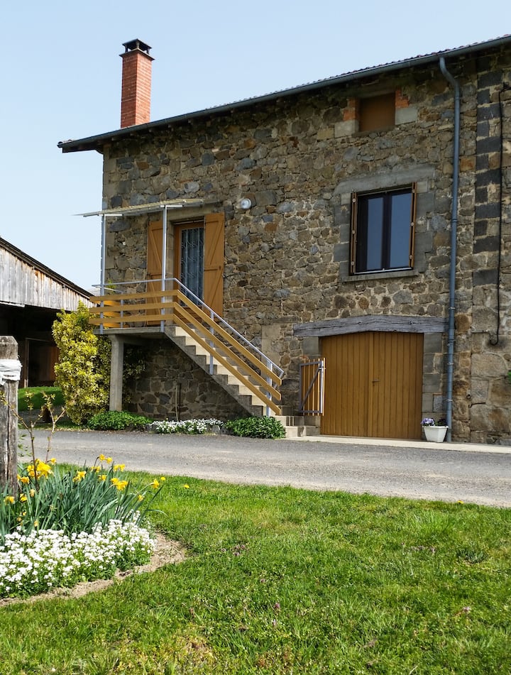 Gîte De Campagne Pour Vacances En Auvergne - Auvergne