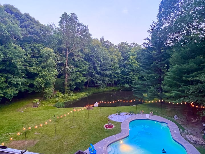 Large House With Pool And Pond - Redding, CT