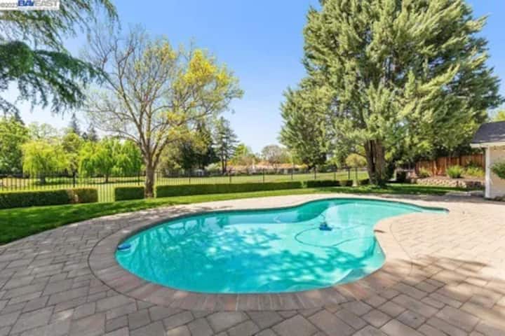 Roundhill Country Club Home - ダンビル, CA