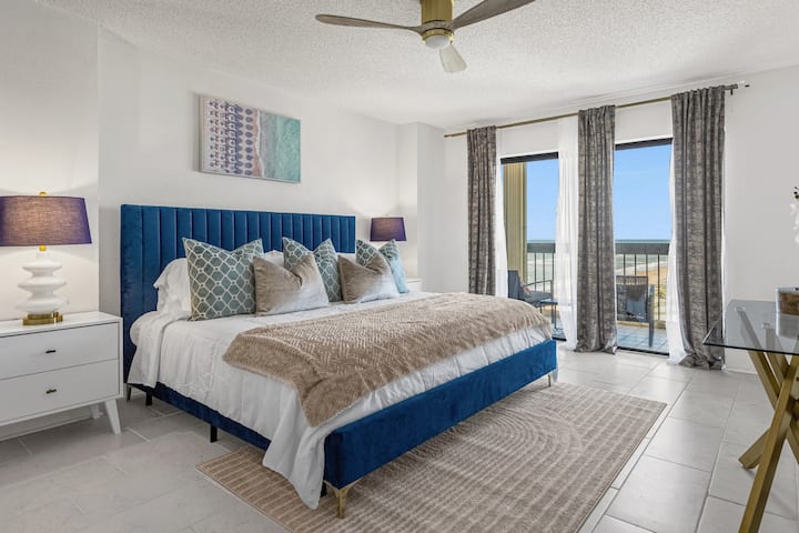 Seaside Serenity: Stylish & Cozy Oceanfront Condo! - Ormond Beach, FL