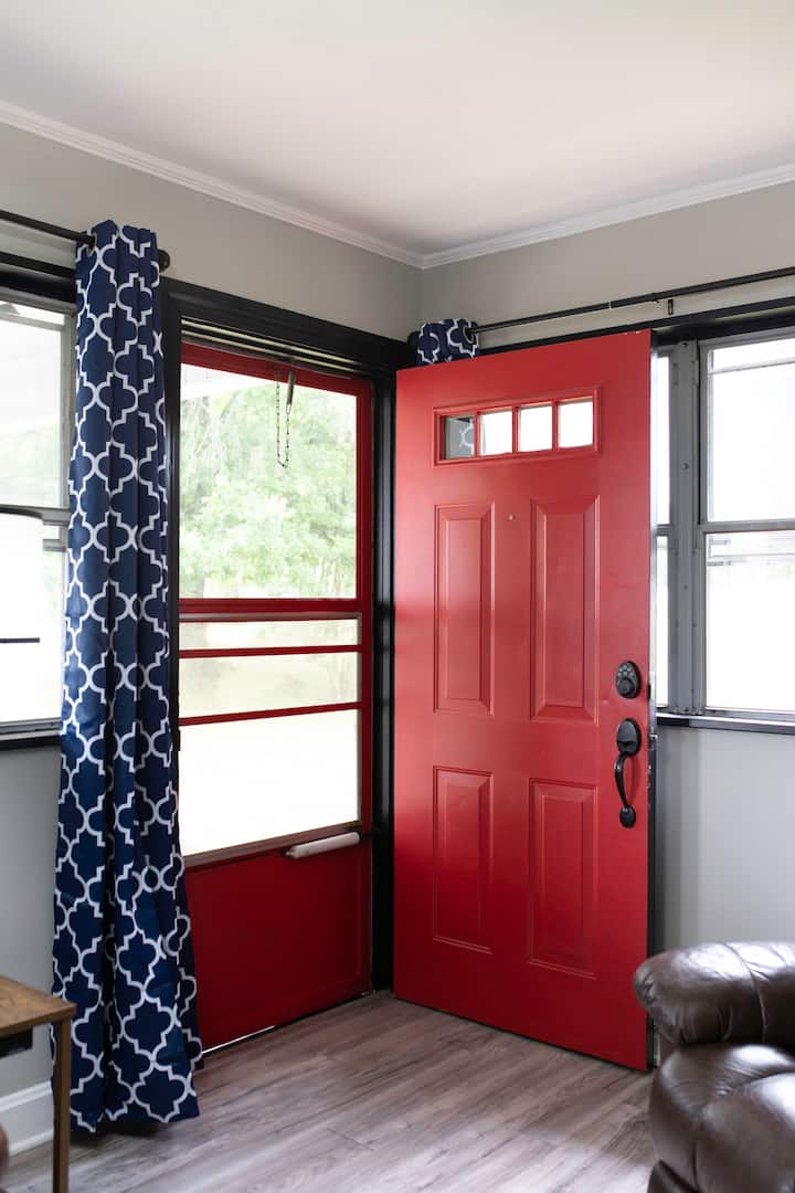 Magnolia "Apt 618" — King Bed & Premium Amenities - Statesville, NC