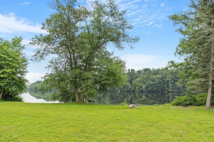 Family-friendly Townhouse On The Merrimack River - La Rivera, Pelham