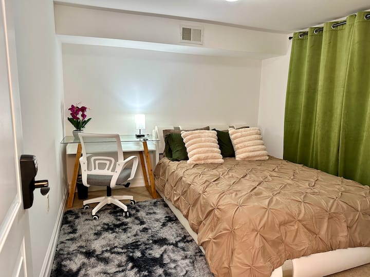 Hotel-style– No Host, Professionally Managed Id249 - Jersey City, NJ