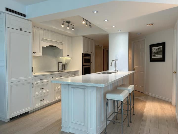 Stunning 2bd Condo With Lake View - Monthly Stays! - Toronto