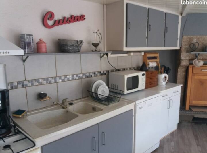 Petite Maison Typique De Lozère - Lac du Moulinet