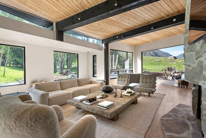 Chic Renovation Willoughby Way - Aspen, CO