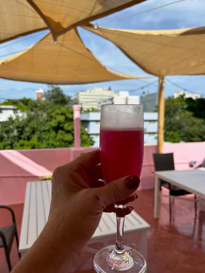 New Charming 2 Bedroom Sleeps 6 - Close To All! - San Juan