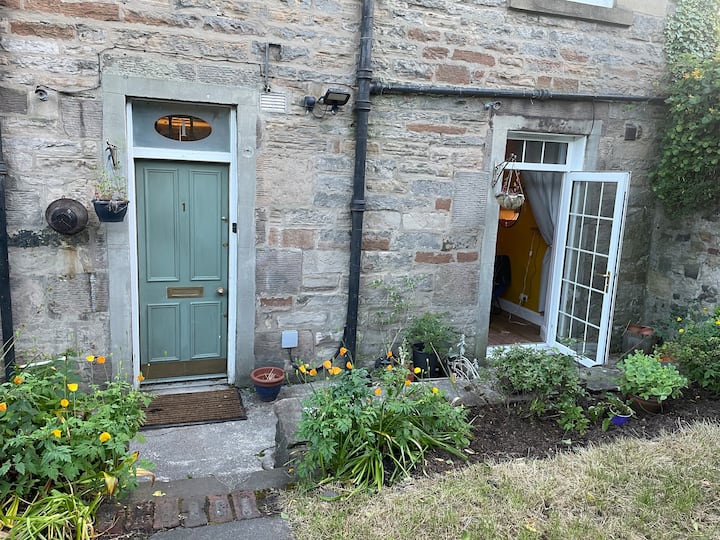 Cottage Vibes In The City. - Edinburgh