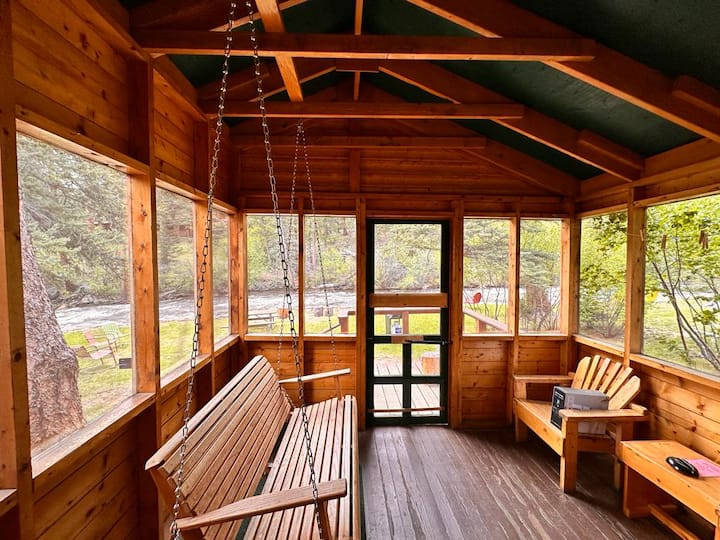 Gorgeous Riverfront Location - We Four - Estes Park, CO