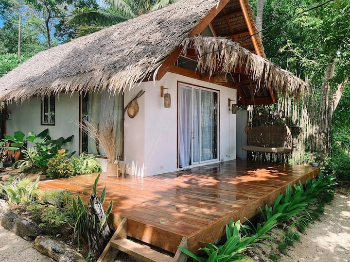 Magkuno Villa — Beach View, Loft-style, Wi-fi - Mati