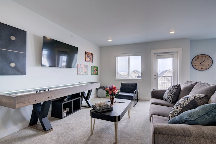 2 Adjoining Condos Rent Together - Bozeman, MT