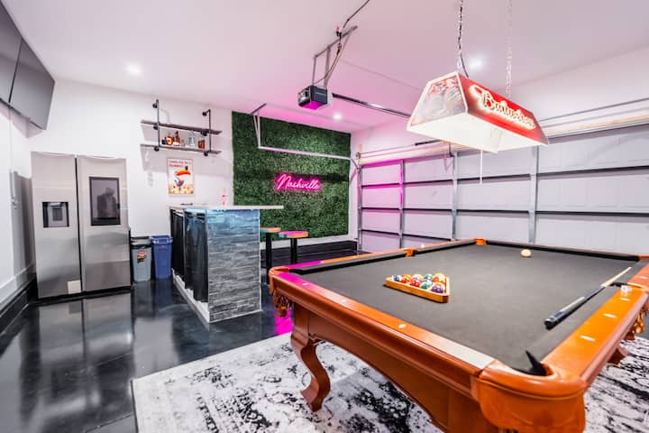 Entire Selfie House W Custom Bar - Nashville, TN