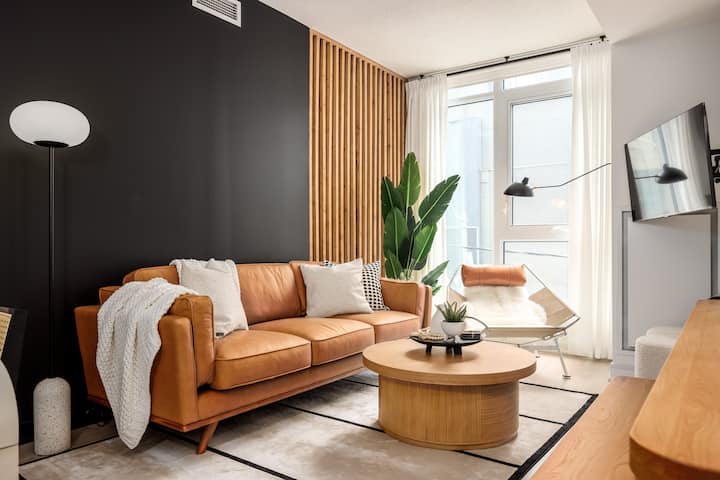 Cozy Fashion District 2br+den & Free Parking - Toronto