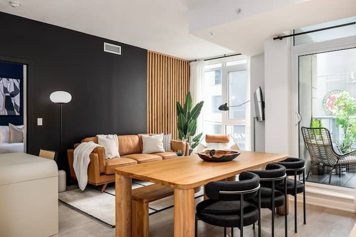 Fashion District 2 Brdm + Den + Free Parking, Mtcc - Toronto, ON