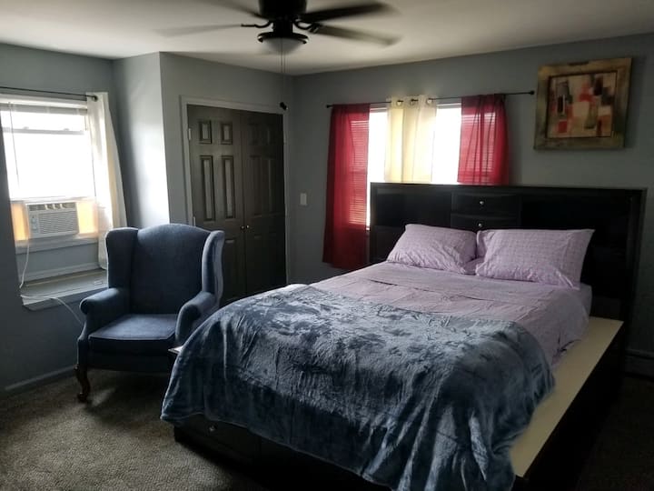 Private Apartment (Elm) With Free Parking - Oakdale, NY