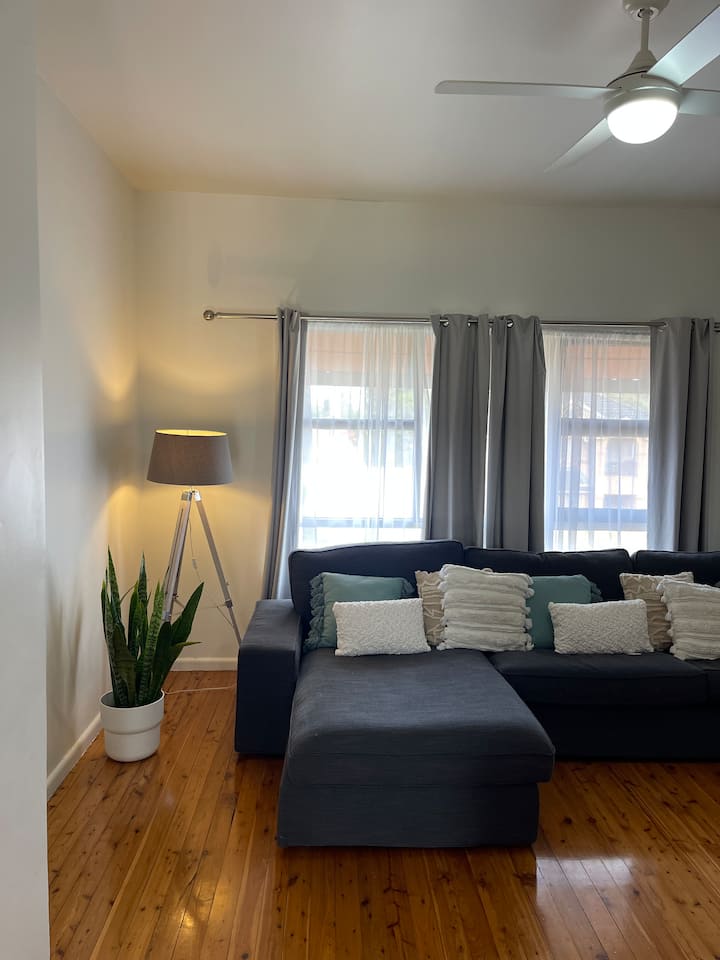 Charming & Cozy 2br Cottage - Blacktown
