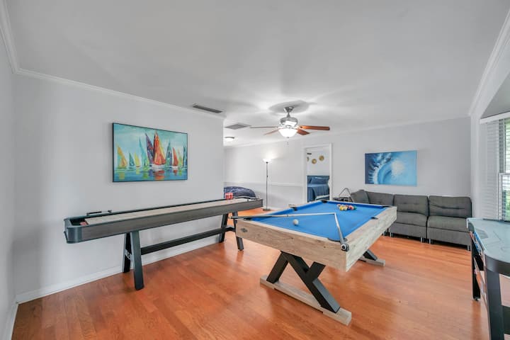 Beach Retreat With Pool - Indian Shores, FL