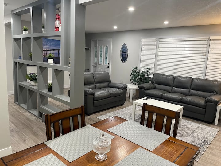 3 Bedroom Bungalow - Edmonton, Canada