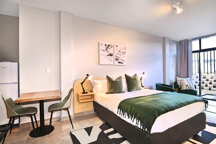 Studio-circa Aparthotel By Totalstay - Pretoria
