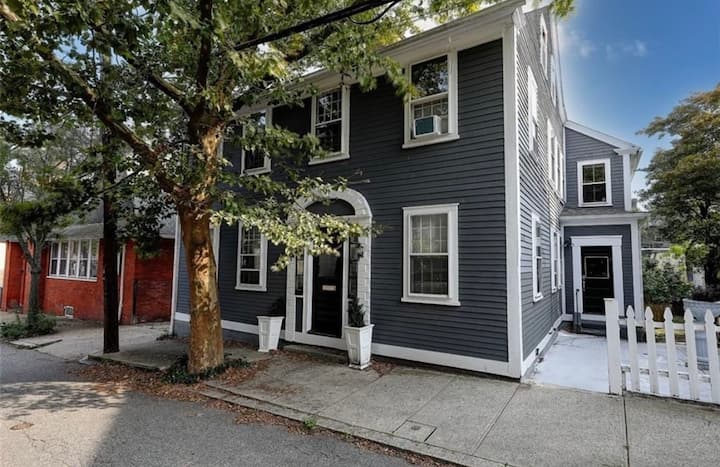 Brand Newly-furn. 1br East Side - Providence, RI