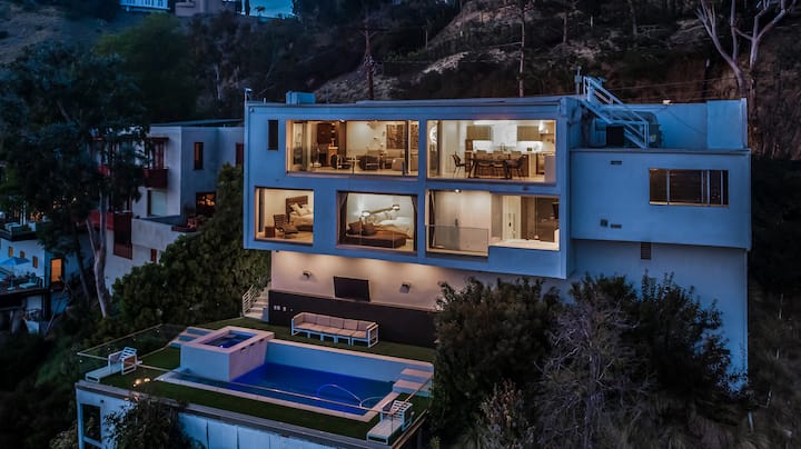 Modern Villa On Sunset Strip - Beverly Hills, CA