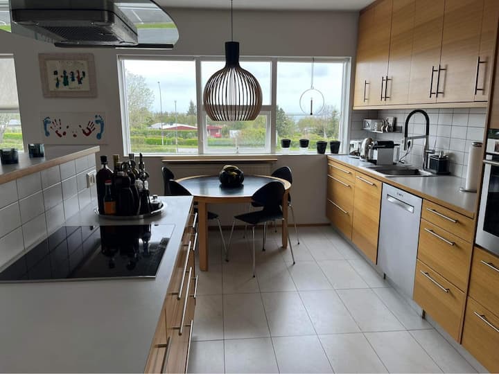 Apartment In Gardabaer With View - Reykjavík