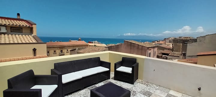 Palazzo  Ds ,  App. Con Terrazzo - Castellammare del Golfo