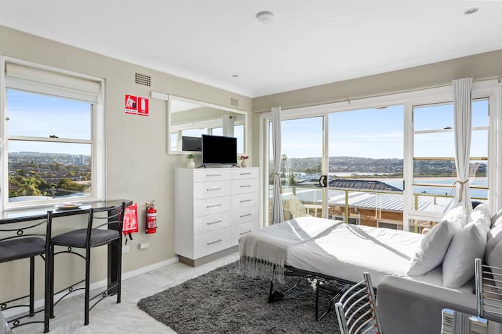 Northern Beaches Surfer's Sanctuary Studio - Manly