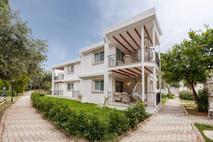 Havuz Manzaralı Teras Katı Lux Suit Villa - Foça
